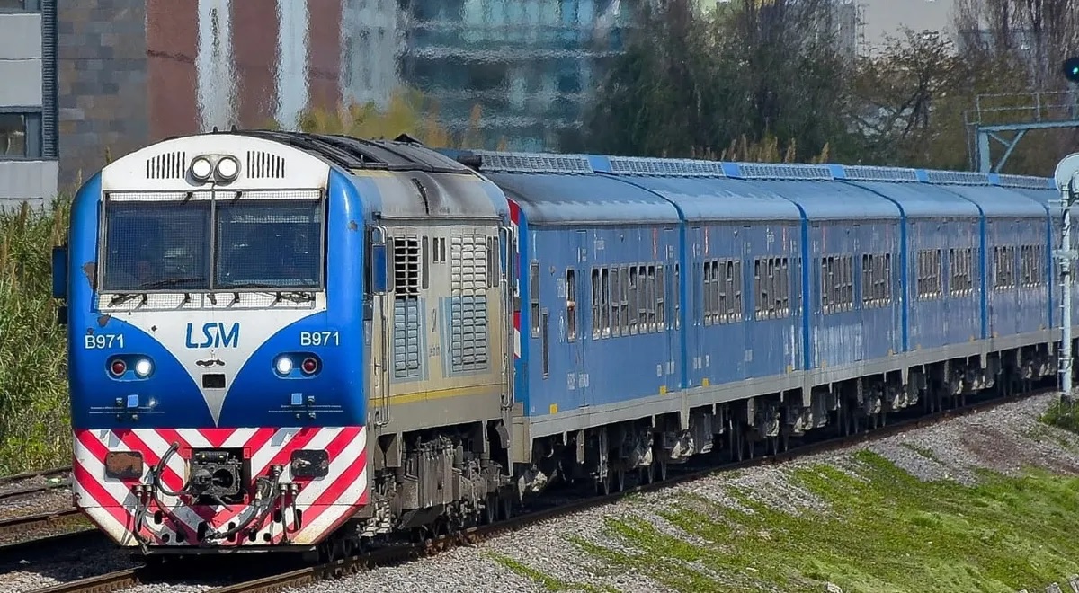 El tren San Martín circula con un nuevo cronograma - Pura Ciudad