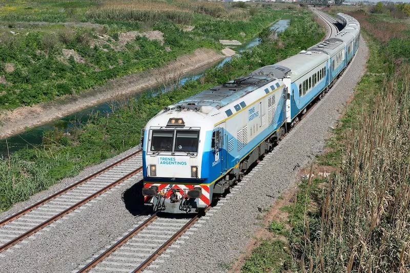 Abren una consulta pública por el aumento de trenes y colectivos - Pura ...